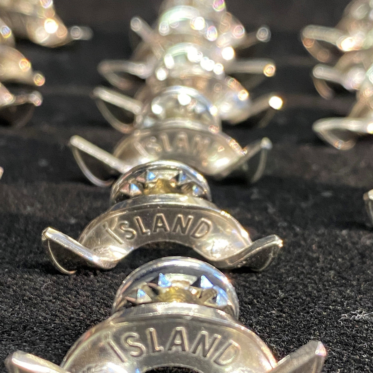 Mottur úr gamalli mynt - Krabbameinsfélagið